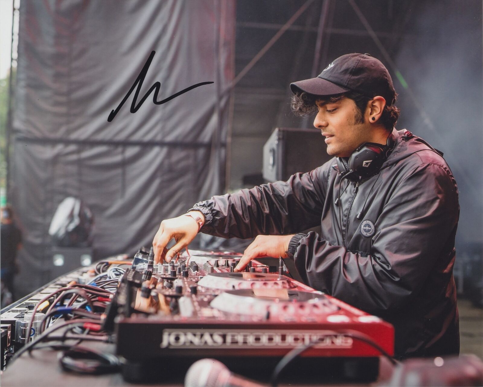 JAI WOLF SIGNED 8X10 PHOTO | Autographia