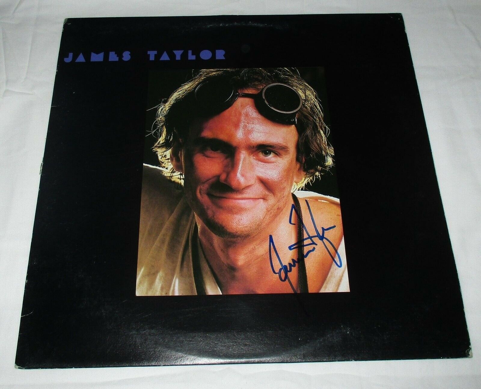 JAMES TAYLOR SIGNED DAD LOVES HIS WORK VINYL RECORD | Autographia