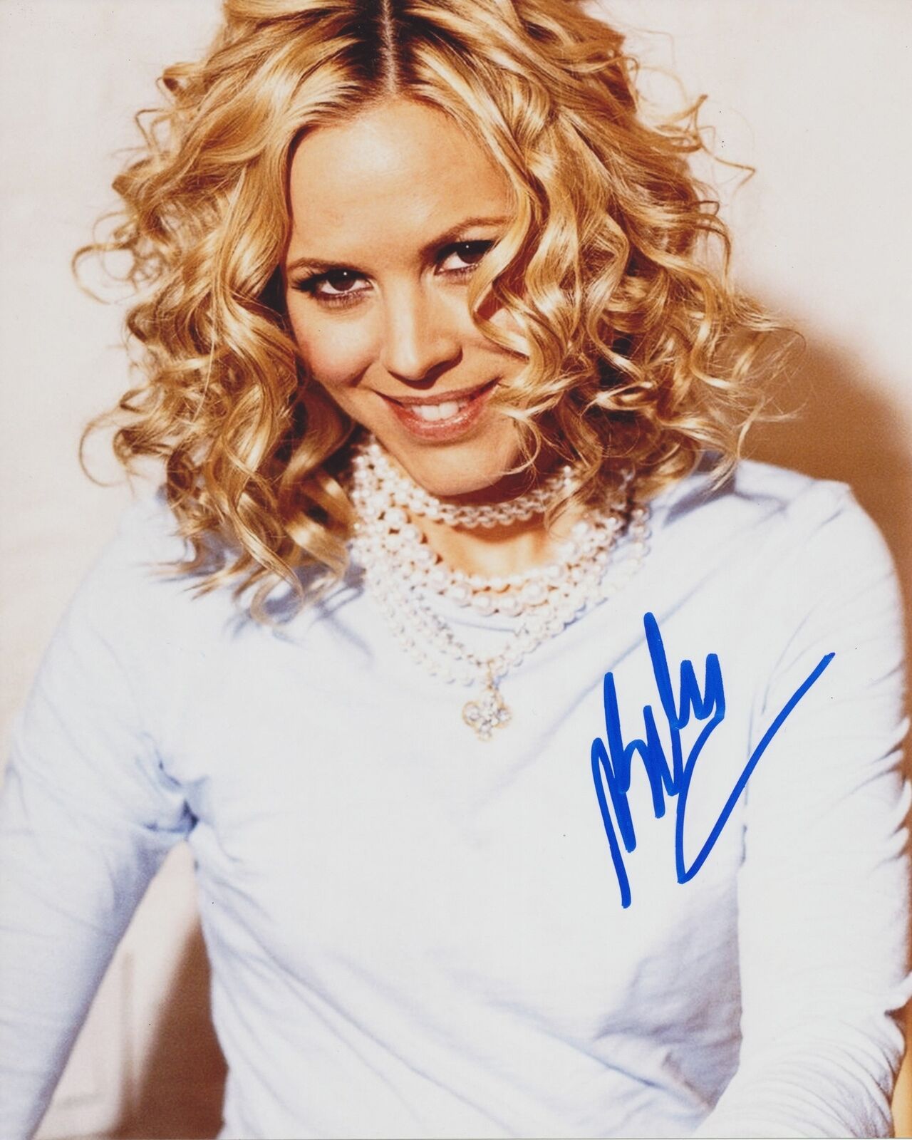 MARIA BELLO SIGNED 8X10 PHOTO | Autographia
