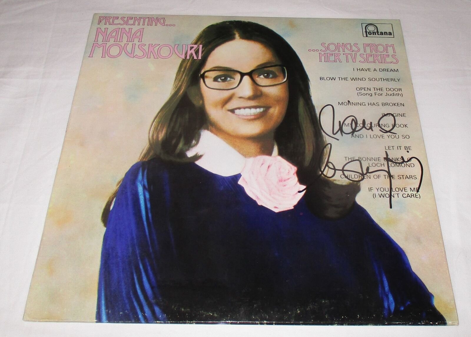 NANA MOUSKOURI SIGNED PRESENTING ... SONGS FROM HER TV SERIES VINYL RECORD | Autographia