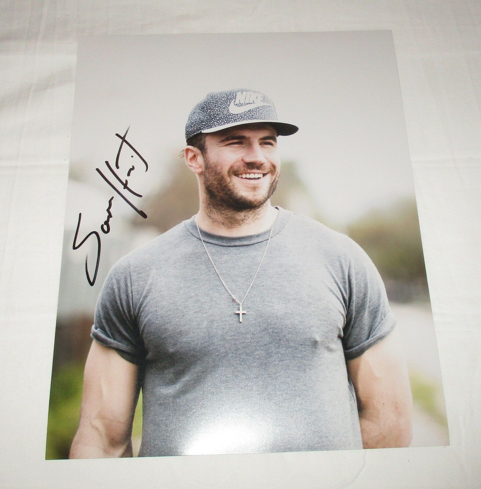 SAM HUNT SIGNED 11X14 PHOTO | Autographia