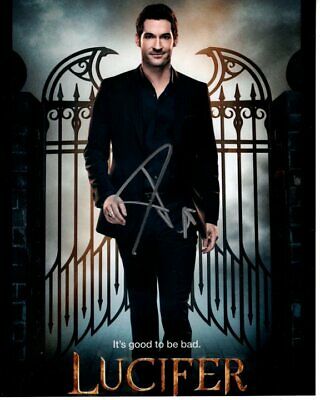 TOM ELLIS signed 8x10 LUCIFER MORNINGSTAR photo | Autographia