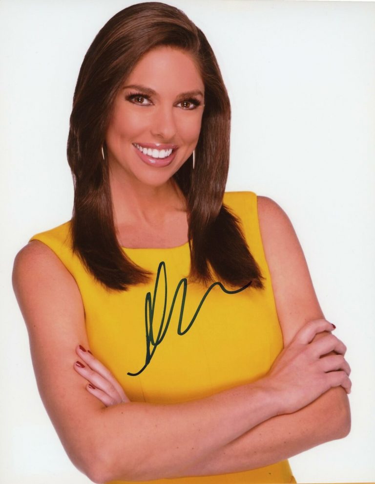 Abby Huntsman "The View" AUTOGRAPH Signed 8x10 Photo Collectible ...