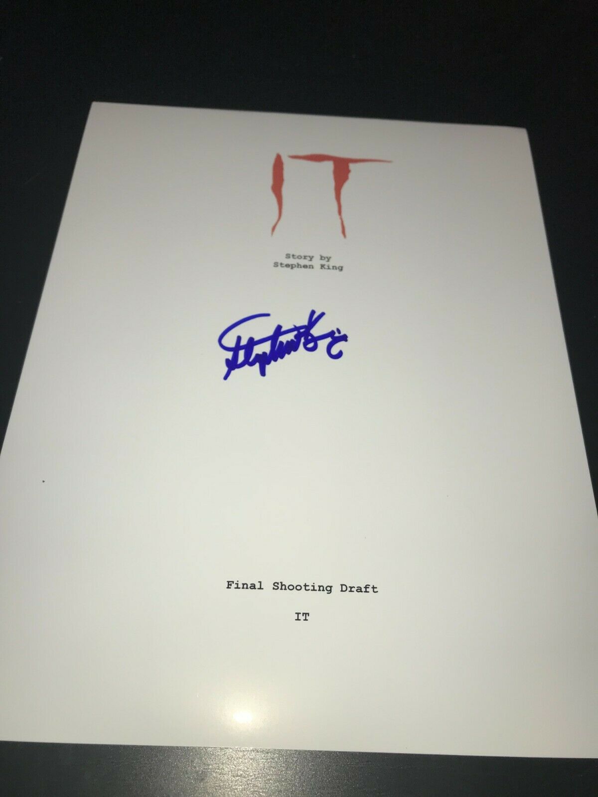 STEPHEN KING SIGNED AUTOGRAPH MOVIE SCRIPT "IT" FULL SCRIPT SHINING ...