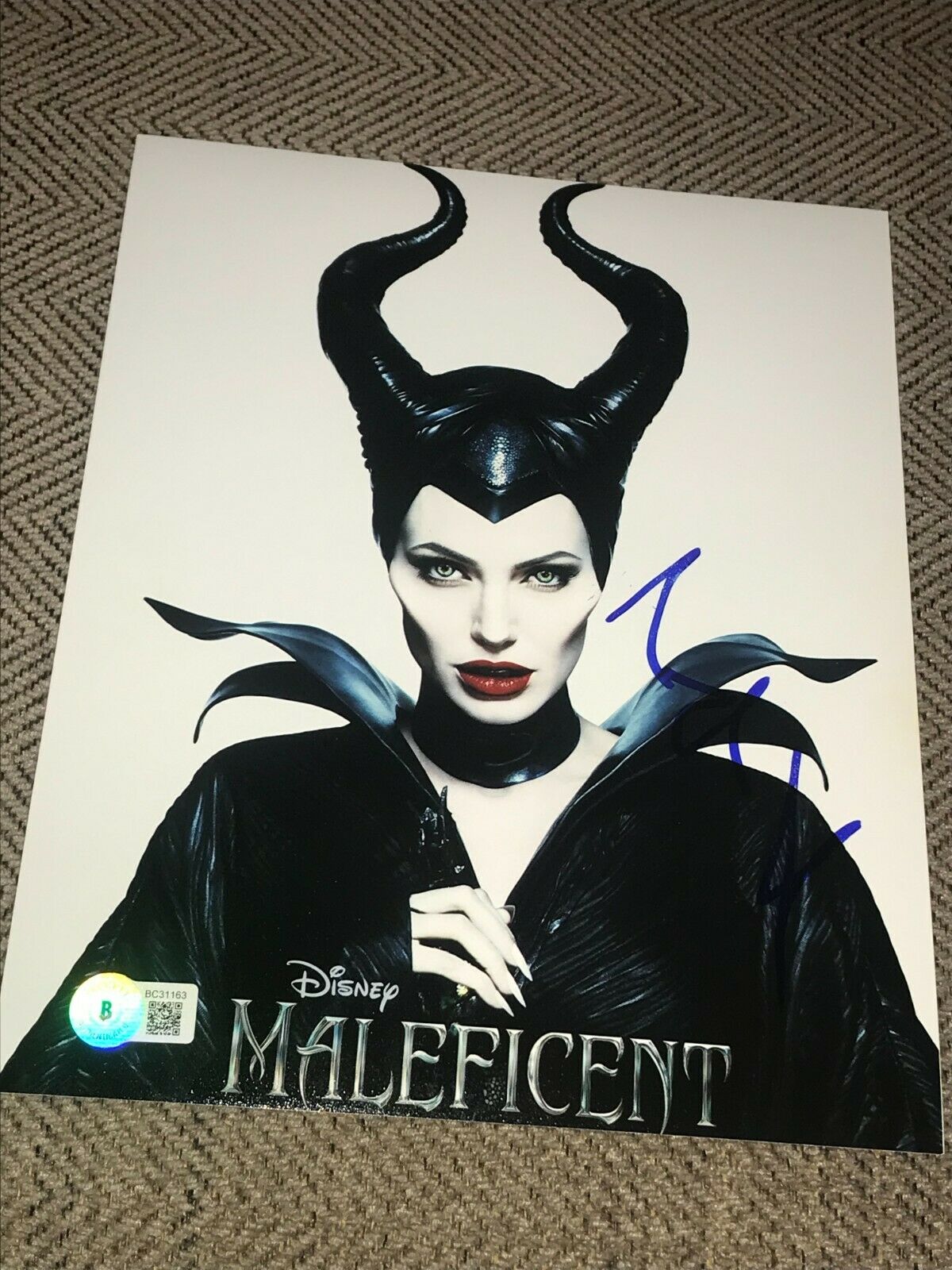 ANGELINA JOLIE SIGNED AUTOGRAPH 8x10 PHOTO MALEFICENT DISNEY BECKETT ...