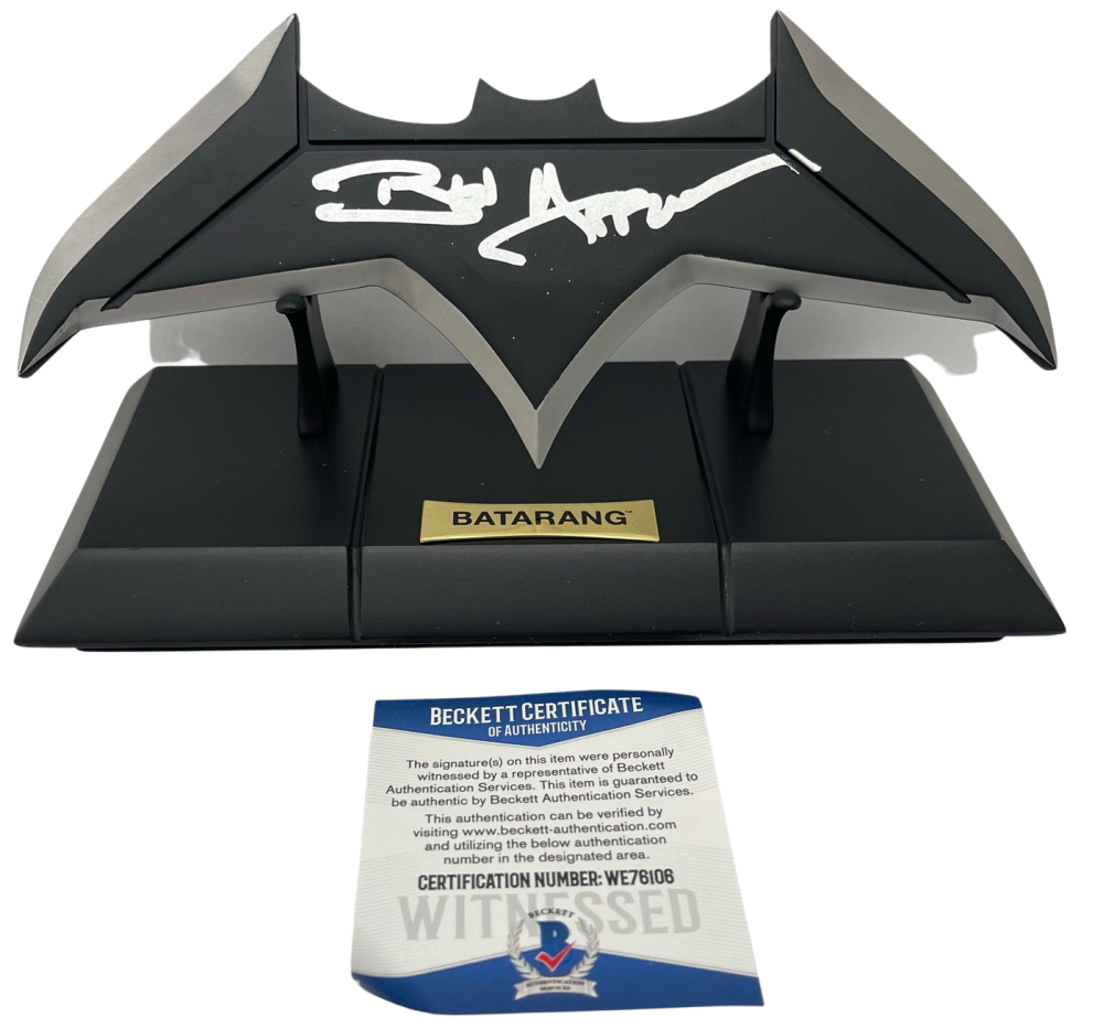 BEN AFFLECK SIGNED BATMAN JUSTICE LEAGUE BATARANG NOBLE COLLECTION AUTO ...