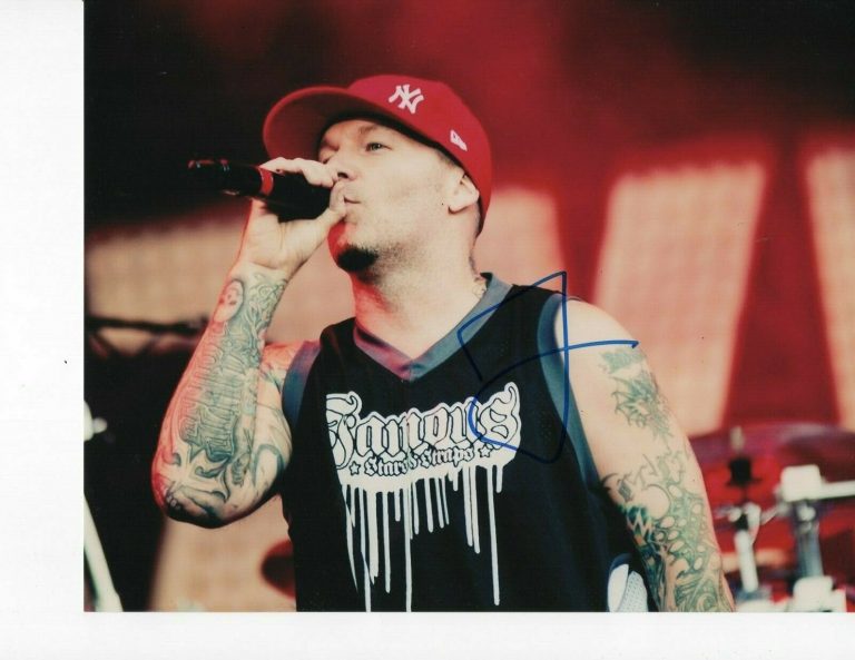 FRED DURST PERFORMING ON STAGE LIMP BIZKIT SIGNED 8X10 | Autographia