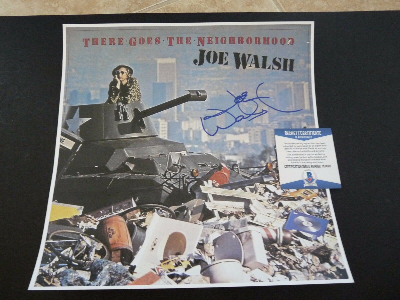 Joe Walsh The Eagles Signed The Neighborhood 12x12 LP Photo Beckett ...