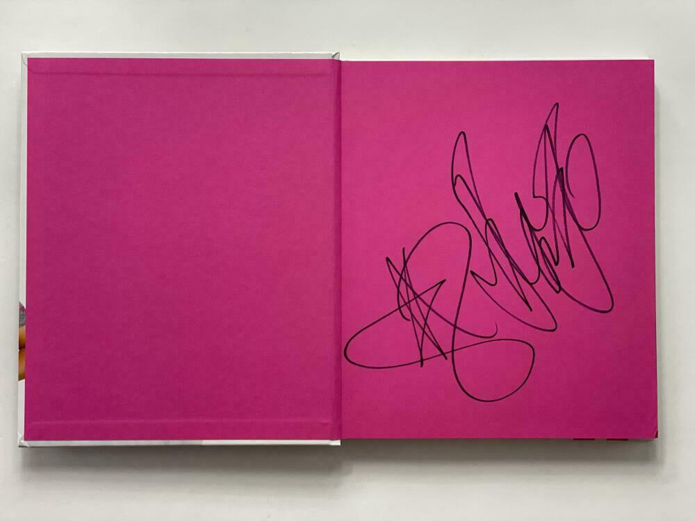 JOJO SIWA SIGNED AUTOGRAPH "GUIDE TO THE SWEET LIFE" BOOK - DANCE MOMS ...
