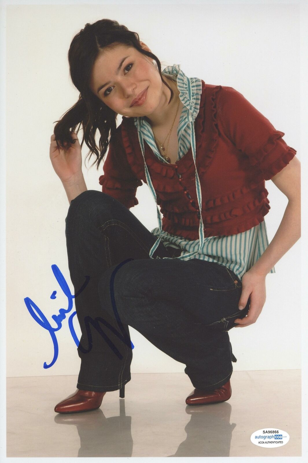 Miranda Cosgrove "iCarly" AUTOGRAPH Signed 'Carly Shay' 8x12 Photo ACOA ...