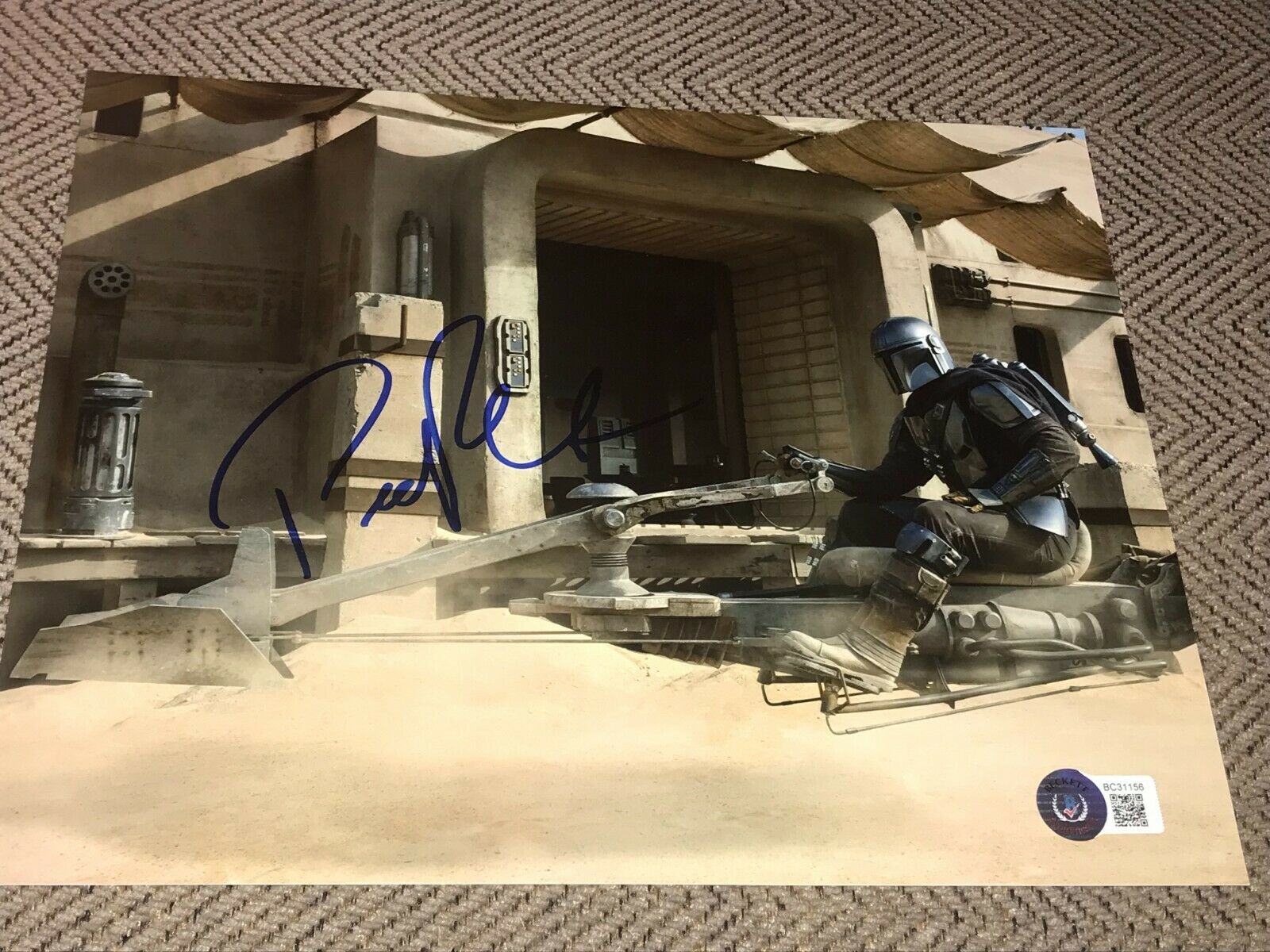 PEDRO PASCAL SIGNED AUTOGRAPH 8x10 PHOTO THE MANDALORIAN DISNEY PLUS ...