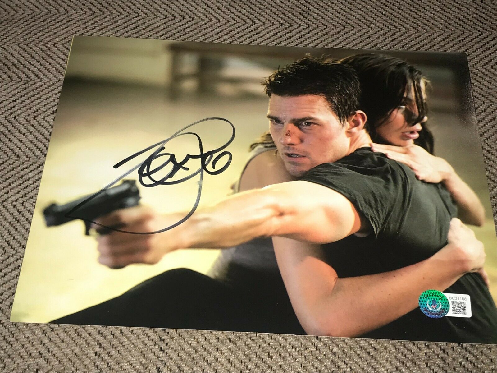 TOM CRUISE SIGNED AUTOGRAPH 8x10 PHOTO MISSION IMPOSSIBLE ACTION SHOT ...