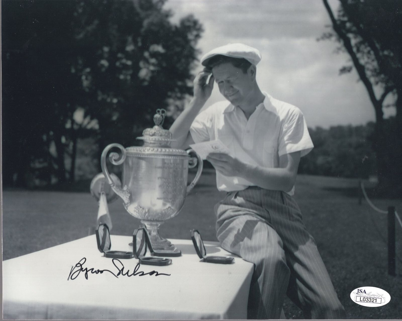 BYRON NELSON HAND SIGNED 8x10 PHOTO RARE POSE WITH GOLF TROPHY JSA ...
