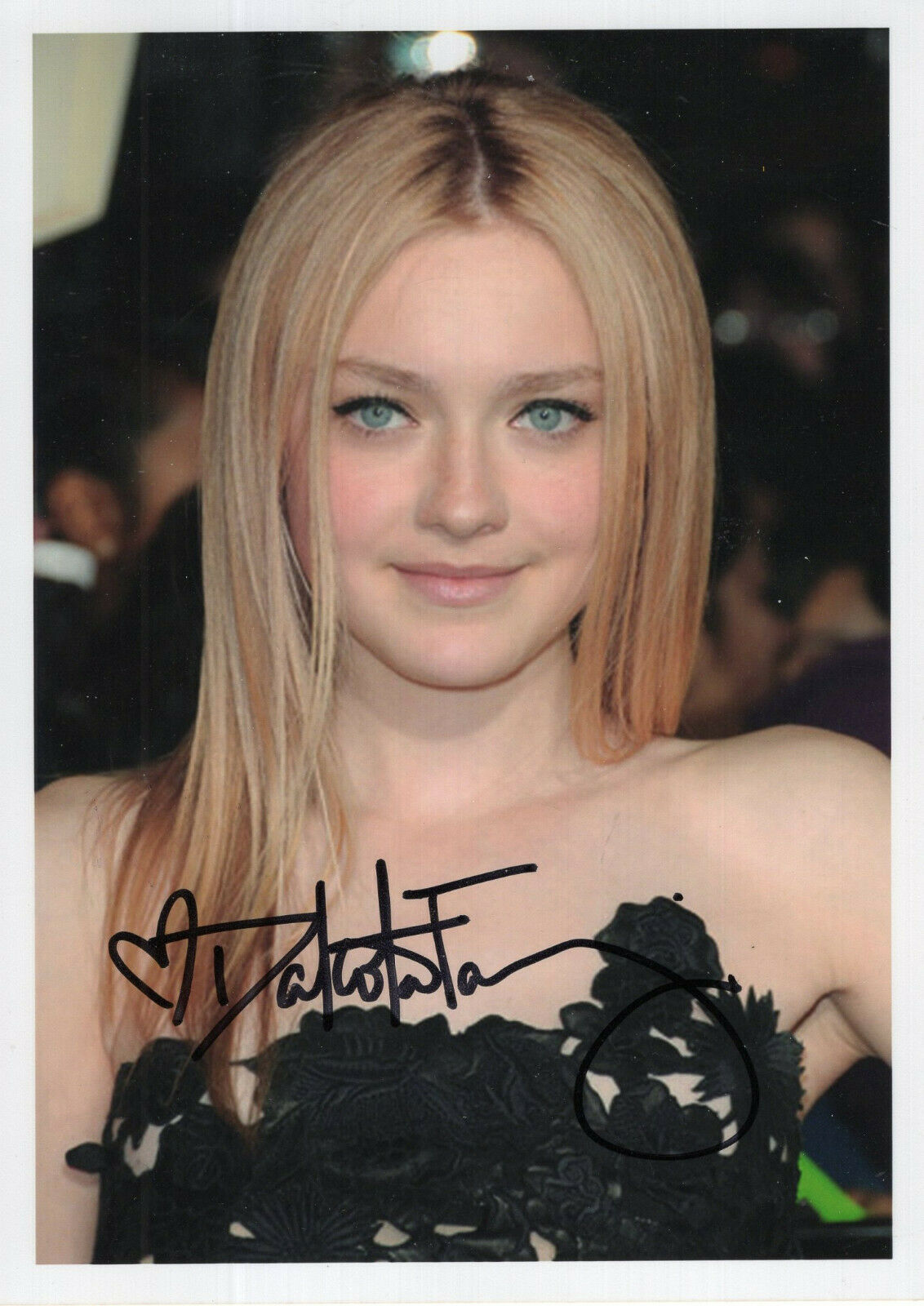 DAKOTA FANNING HAND SIGNED 5x7 COLOR PHOTO+COA BEAUTIFUL ACTRESS ...