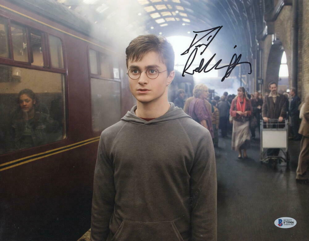 DANIEL RADCLIFFE SIGNED 11X14 PHOTO HARRY POTTER AUTHENTIC AUTOGRAPH ...