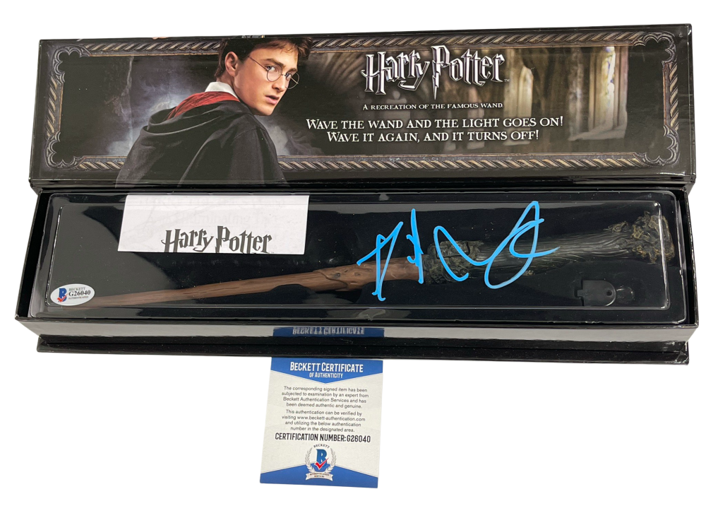 DANIEL RADCLIFFE SIGNED HARRY POTTER ILLUMINATING WAND AUTOGRAPH ...
