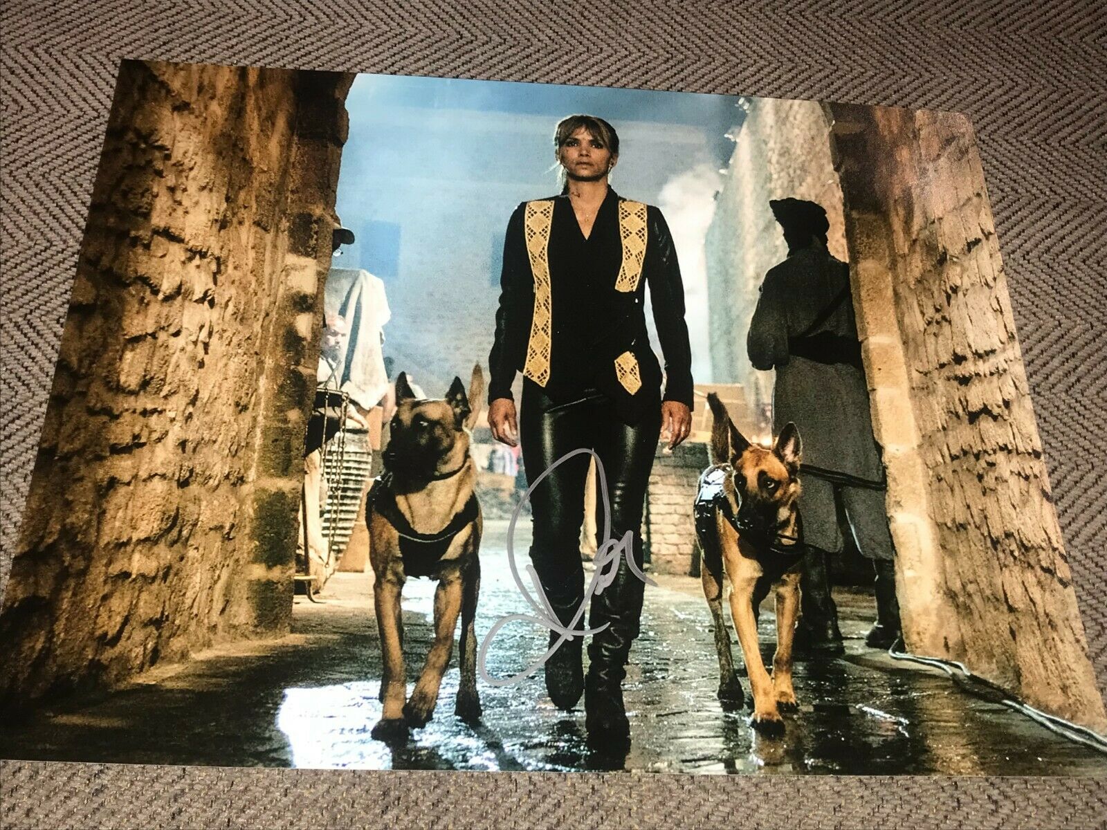HALLE BERRY SIGNED AUTOGRAPH 11x14 PHOTO JOHN WICK IN PERSON BECKETT ...