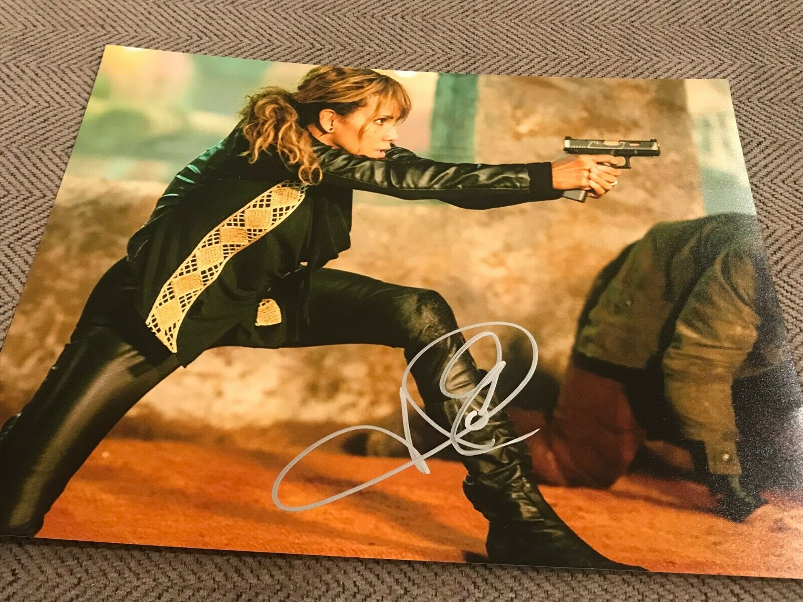 HALLE BERRY SIGNED AUTOGRAPH 11x14 PHOTO JOHN WICK IN PERSON BECKETT ...