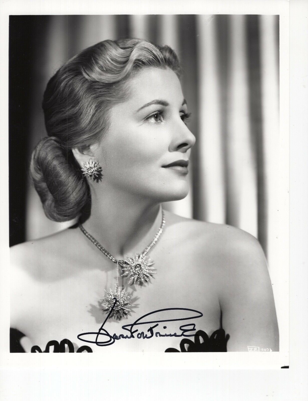 JOAN FONTAINE HAND SIGNED 8x10 PHOTO+COA TWO TIME OSCAR WINNING ACTRESS | Autographia