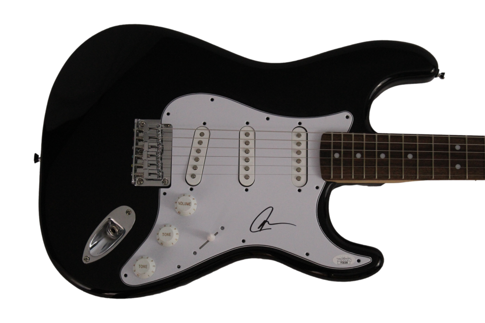 JOE JONAS BROTHERS SIGNED AUTOGRAPH FULL SIZE FENDER ELECTRIC GUITAR ...