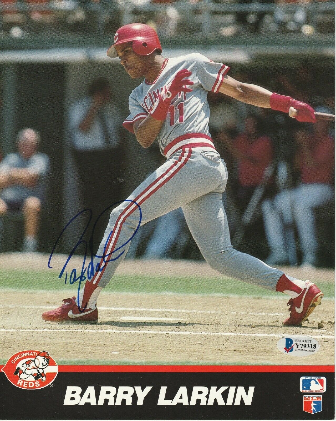 BARRY LARKIN Signed Cincinnati REDS 8x10 PHOTO with Beckett COA ...