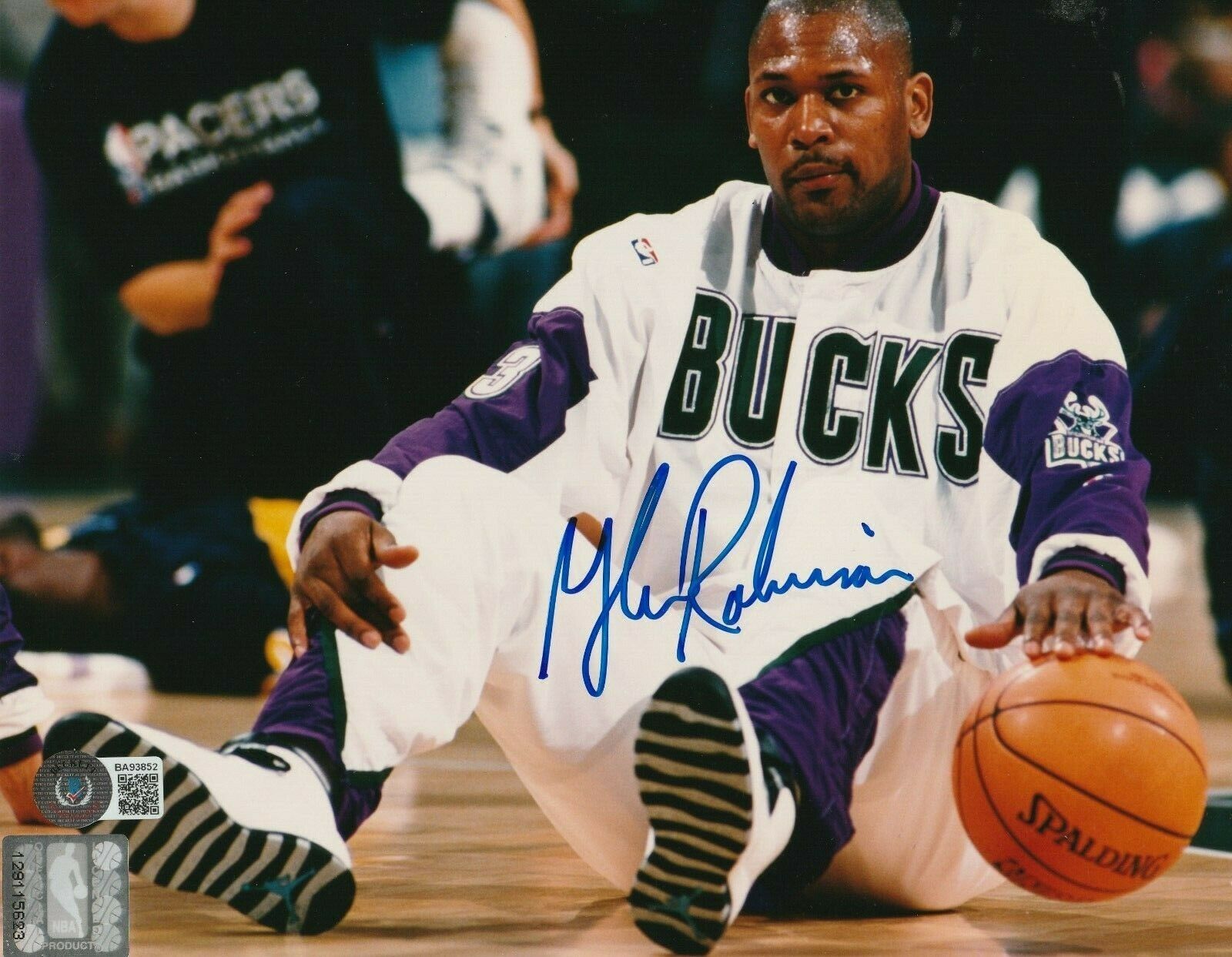GLENN ROBINSON Signed Milwaukee BUCKS 8x10 PHOTO w/ Beckett COA (BAS ...