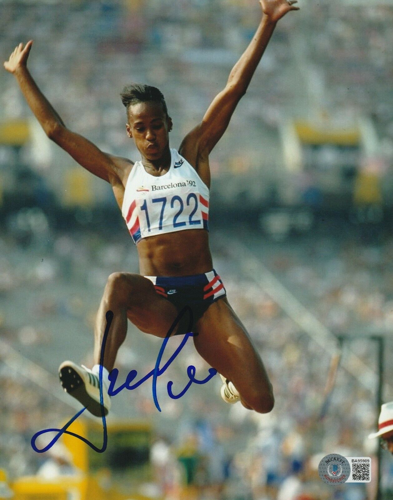 JACKIE JOYNER-KERSEE Signed 8x10 PHOTO w/ Beckett COA (BAS) | Autographia