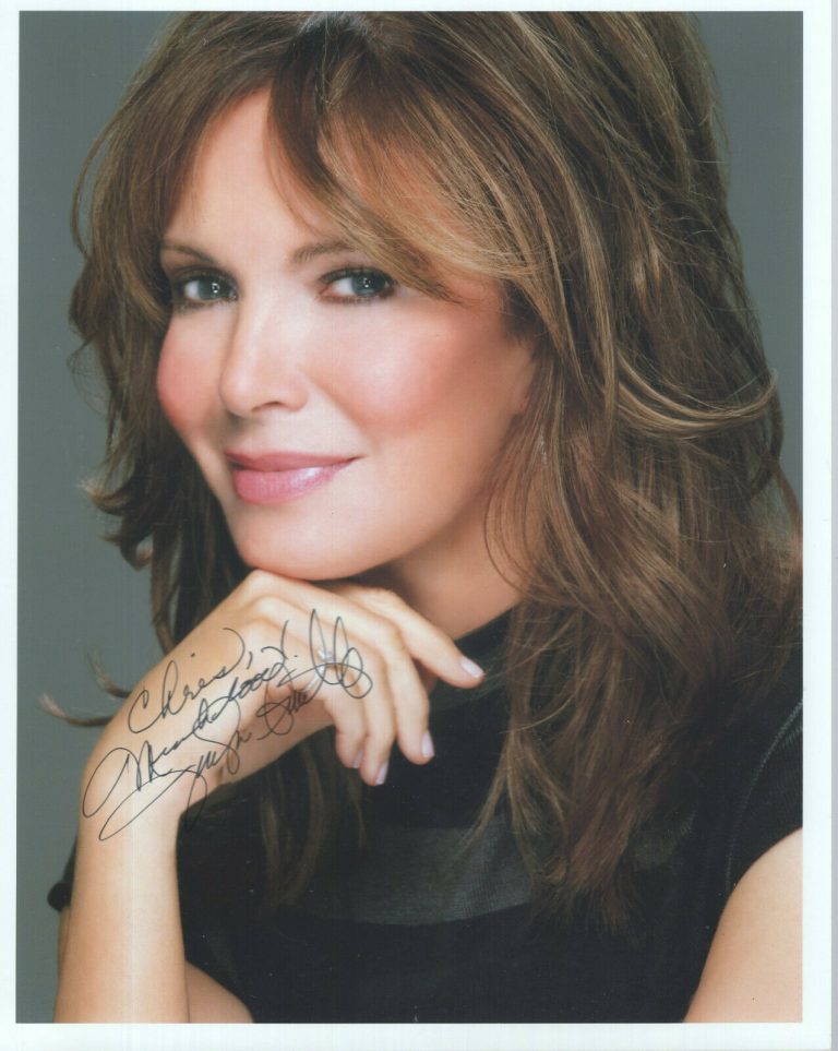 JACLYN SMITH HAND SIGNED 8x10 COLOR PHOTO+COA BEAUTIFUL POSE TO CHRIS ...