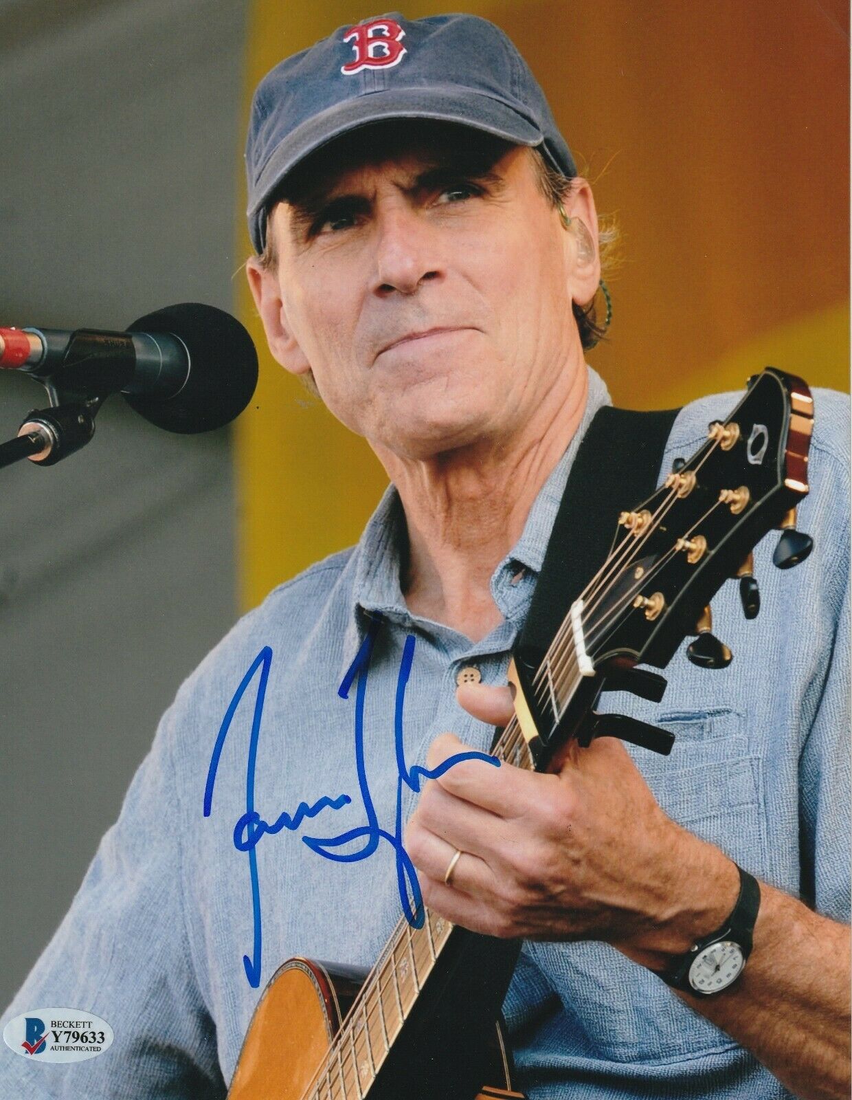JAMES TAYLOR Signed CONCERT 8x10 PHOTO with Beckett COA | Autographia