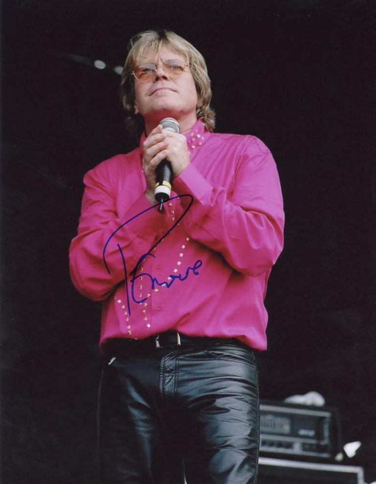 PETER NOONE PERFORMING HERMANS HERMITS SIGNED 8X10 PHOTO W/COA ...