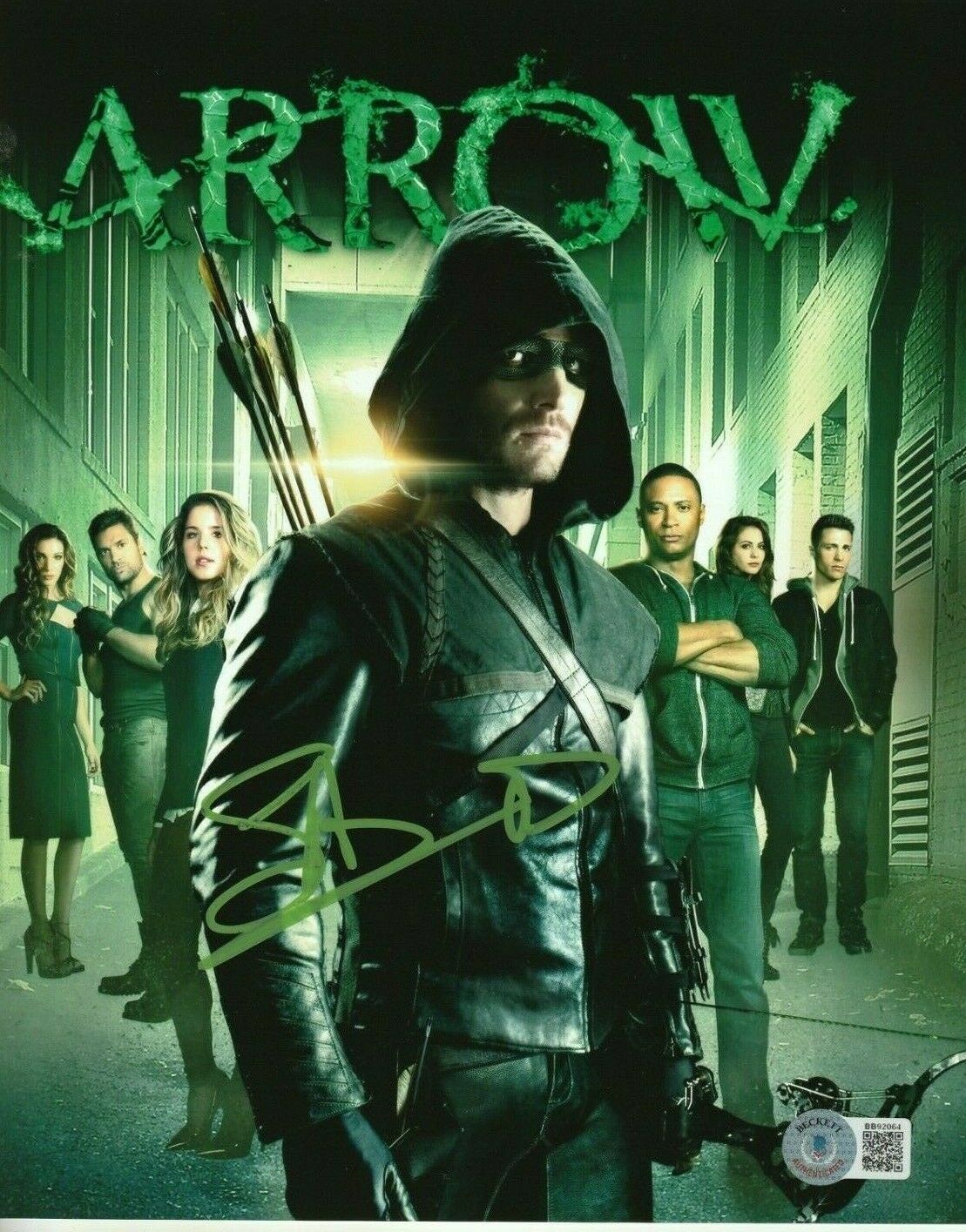 STEPHEN AMELL Signed ARROW Superhero 8x10 PHOTO with Beckett COA (BAS ...