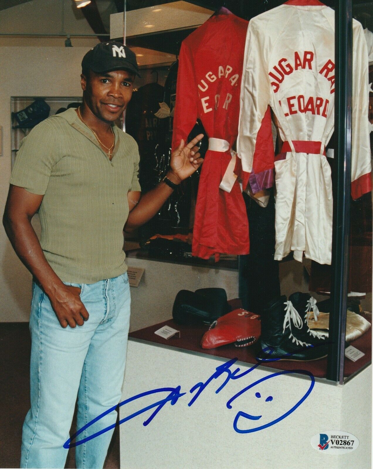 SUGAR RAY LEONARD Signed 8x10 PHOTO w/ Beckett COA | Autographia