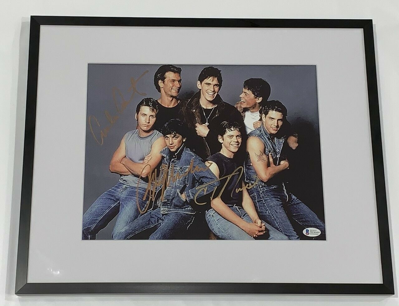 THE OUTSIDERS SIGNED FRAMED MATTED 11x14 HOWELL ESTEVEZ RALPH MACCHIO ...