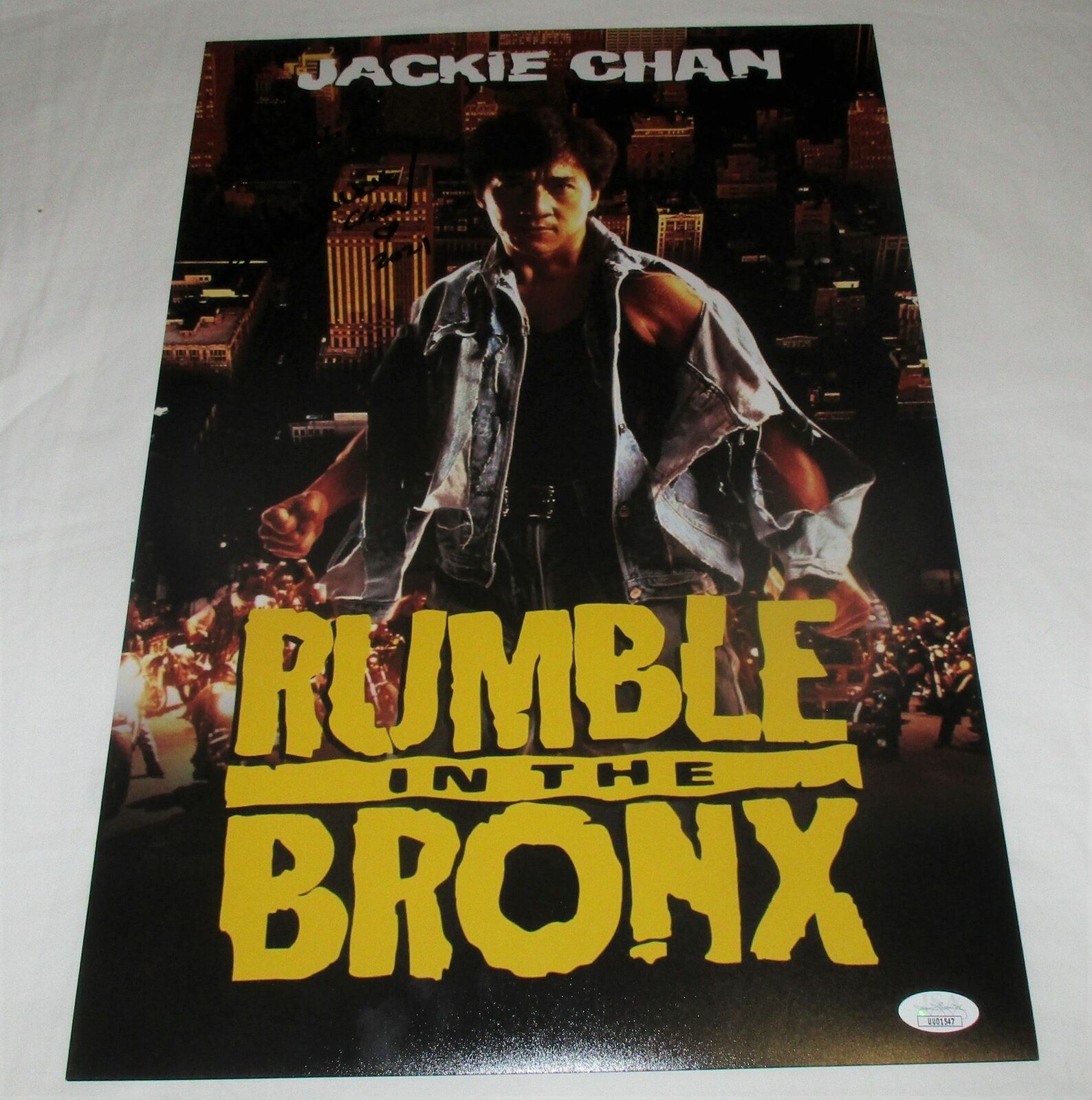 JACKIE CHAN SIGNED RUMBLE IN THE BRONX 12X18 MOVIE POSTER JSA | Autographia