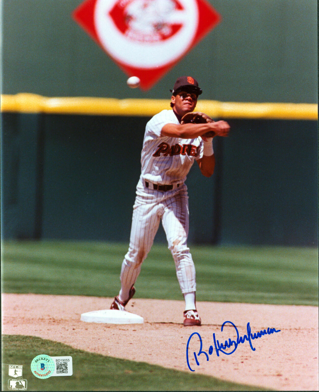 Padres Roberto Alomar Authentic Signed 8x10 Vertical Throwing Photo BAS | Autographia
