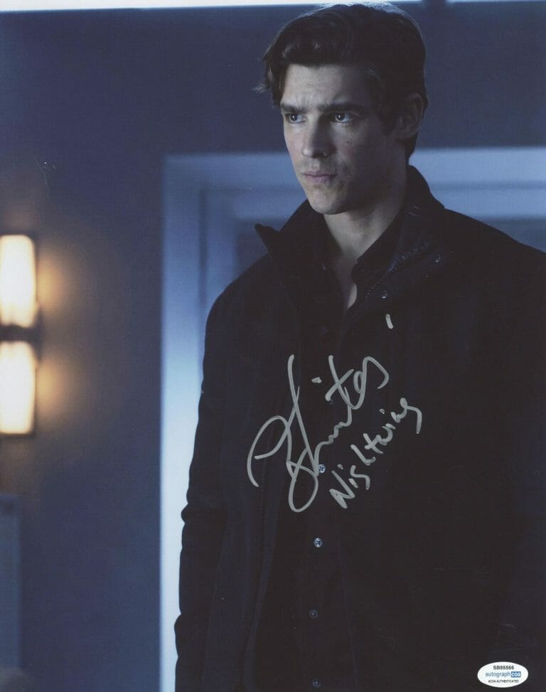 Brenton Thwaites "Titans" AUTOGRAPH Signed 'Nightwing' 11x14 Photo ACOA ...