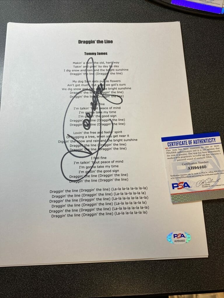 Tommy James Signed Autographed Lyric Sheet Draggin The Line PSA The ... Tommy James Signed Autographed Lyric Sheet Draggin The Line PSA The ...