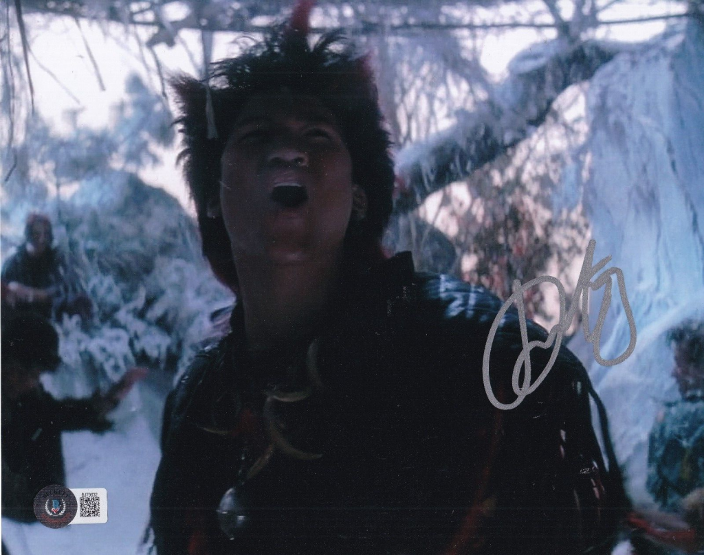 DANTE BASCO signed (HOOK) RUFIO LOST BOYS Movie 8X10 photo BECKETT BAS ...