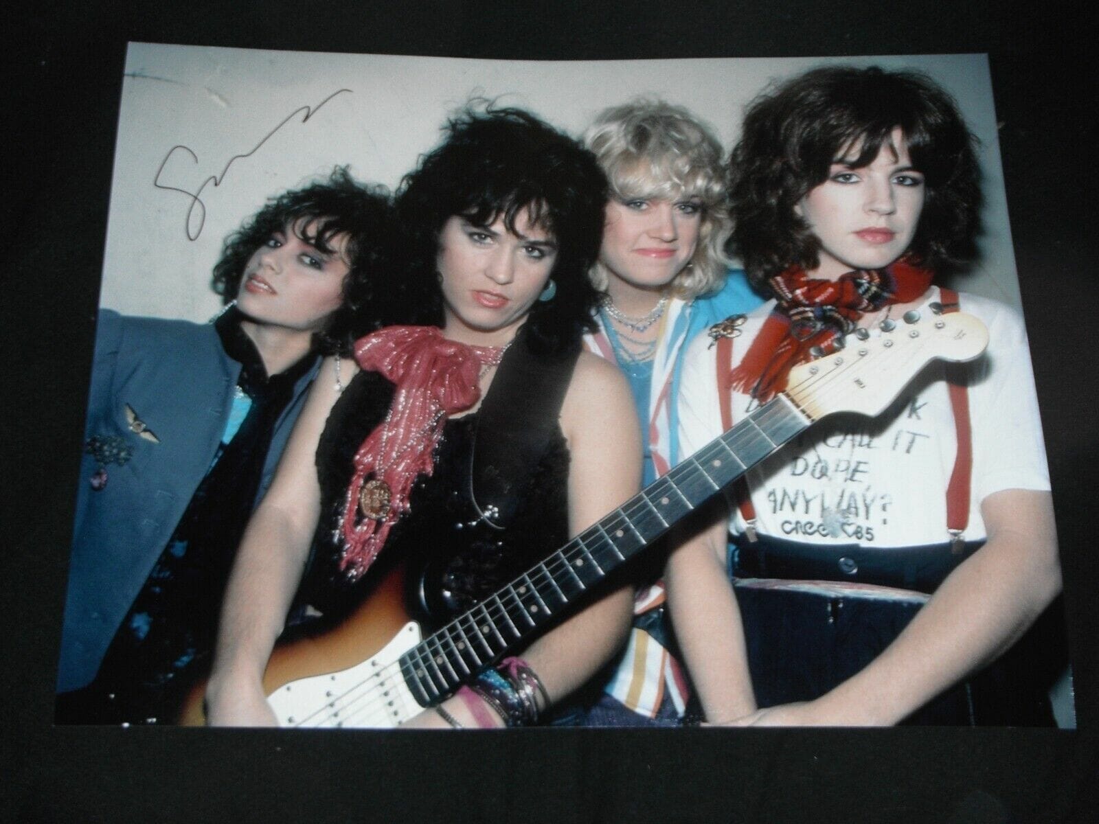 THE BANGLES SUSANNA HOFFS SIGNED GROUP POSED 16X20 MANIC MONDAY ...