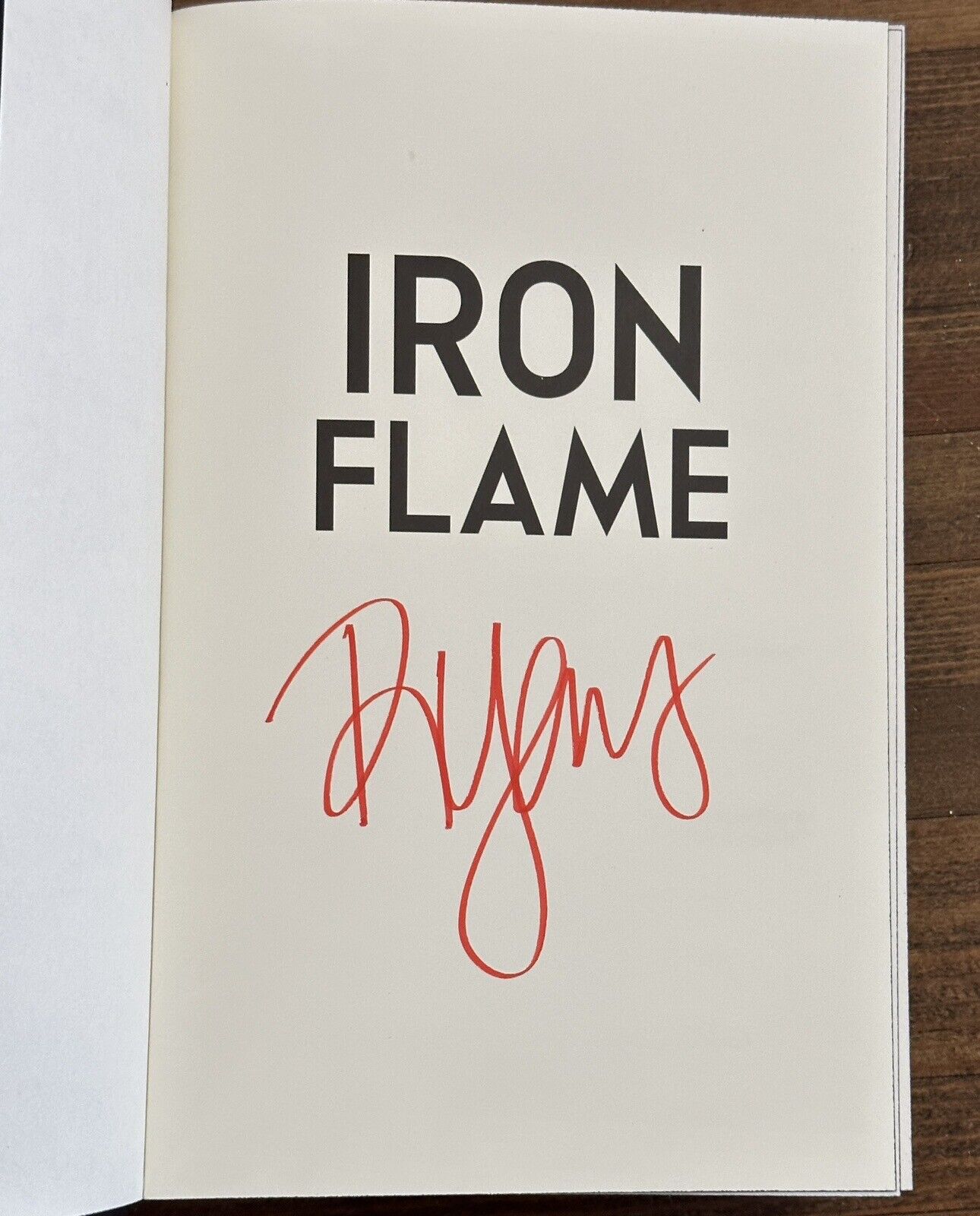 *DING SIGNED Iron Flame 1st Book Rebecca Yarros Autographed Black ...