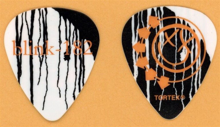 Blink 182 Tom DeLonge Vintage Guitar Pick - 2011 Neighborhoods Tour (v2 ...