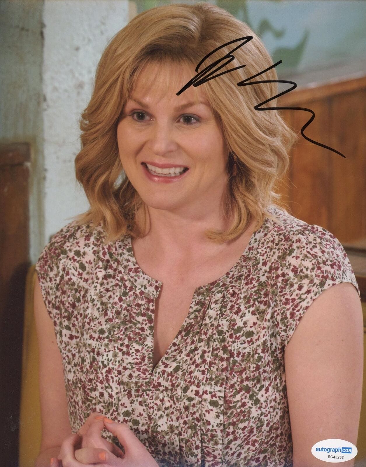 JENNIFER ROBERTSON SIGNED SCHITT'S CREEK 8X10 PHOTO 3 ACOA Opens in a ...