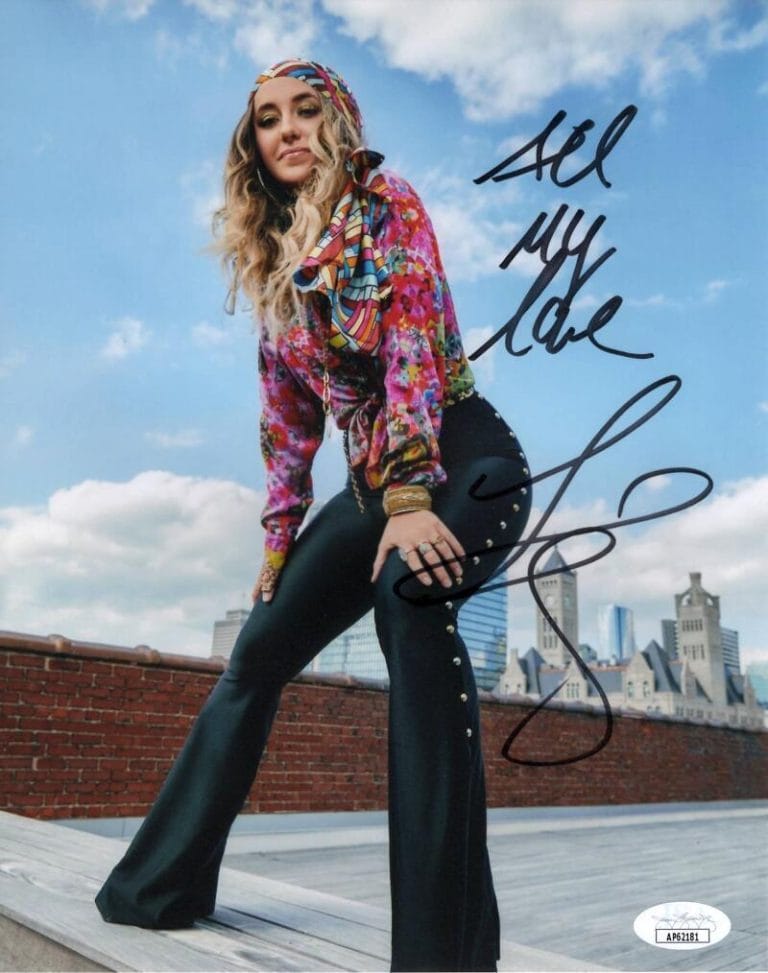 Lainey Wilson Signed Autograph 8x10 Photo w/ JSA COA - Country Music ...