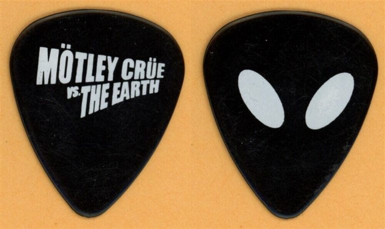 Motley Crue vs The Earth Authentic Vintage Guitar Pick - 1997 Tour ...