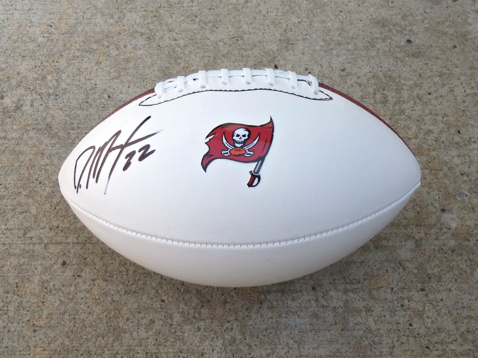 Tampa Bay Bucs #22 DOUG MARTIN Signed Autographed Football COA! PROOF ...