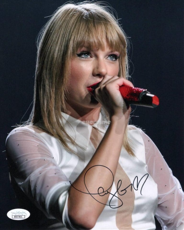Taylor Swift Signed Autograph 8x10 Photo - Speak Now Red Fearless ...