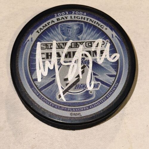 MARTIN ST. LOUIS Signed 2004 STANLEY CUP CHAMPS Puck Beckett Auth (BAS ...