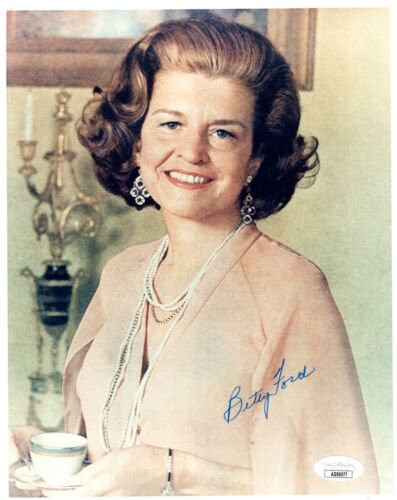 BETTY FORD HAND SIGNED 8x10 COLOR PHOTO FORMER FIRST LADY JSA | Autographia