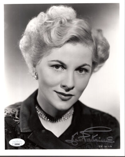 JOAN FONTAINE HAND SIGNED 8x10 PHOTO STUNNING FACE SHOT JSA | Autographia