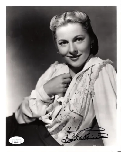 JOAN FONTAINE HAND SIGNED 8x10 PHOTO LEGENDARY ACTRESS JSA | Autographia